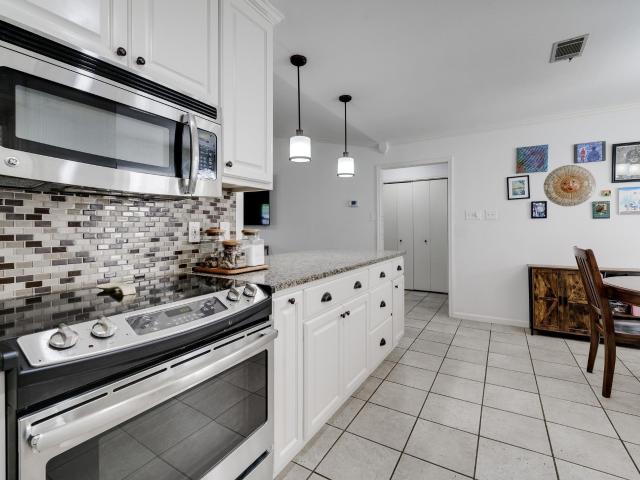 6 Sedgefield Drive