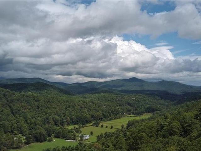 6 Sequoia Hills Ln, Clayton, GA 30525