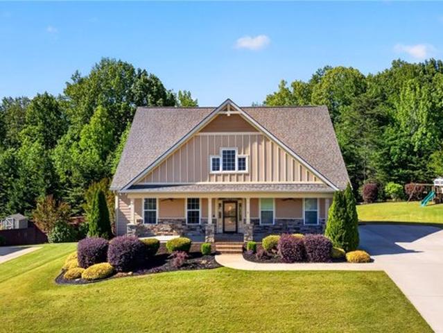 6 Setting Sun Ln, Travelers Rest, SC 29690