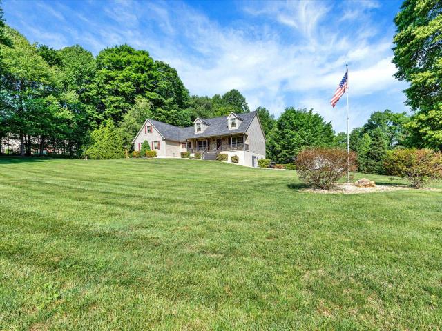6 Shenks Wood Court
