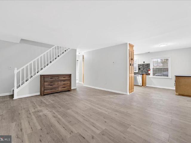 6 Sherwood Lane
