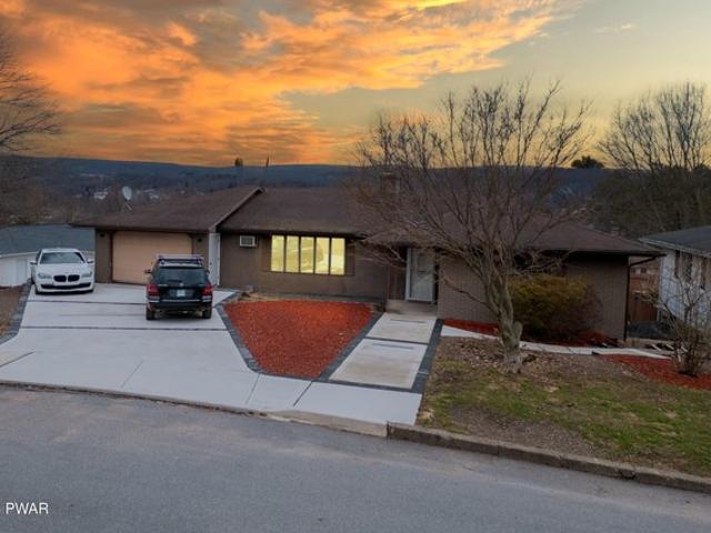 6 Short St, Carbondale, PA 18407