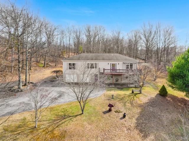 6 Silvestri Pl, Marlboro, NY 12542