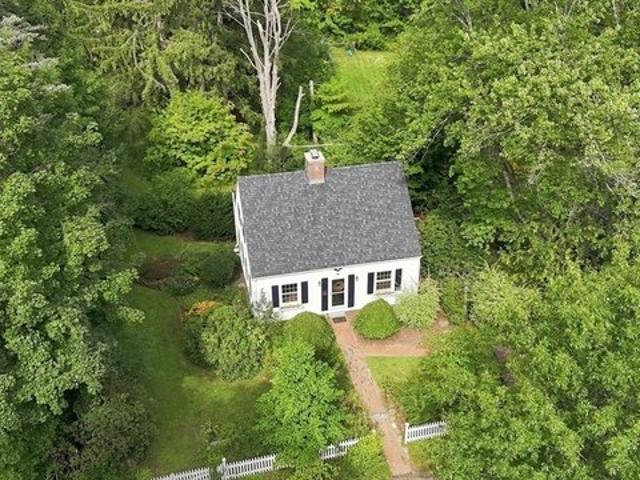 6 Smith St, Amherst, MA 01002