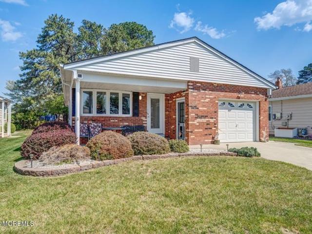 6 Speighstown Pl, Toms River, NJ 08757