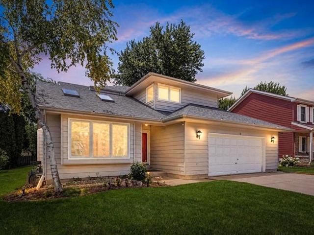 6 Spinnaker Ct, Third Lake, IL 60030