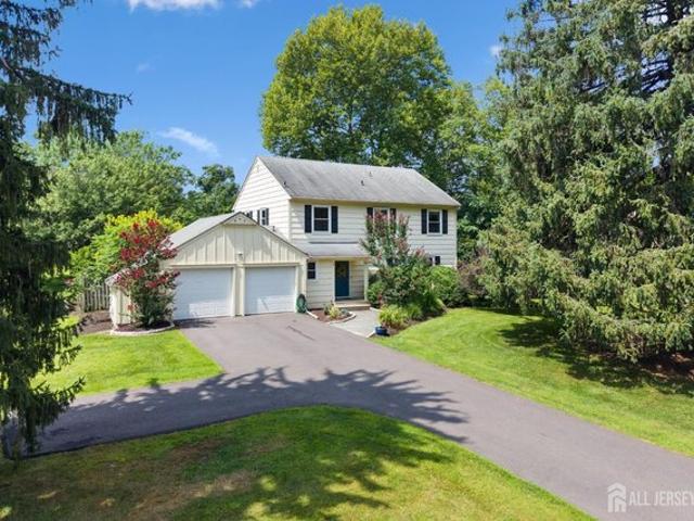 6 Spruce Ln, South Brunswick, NJ 08540