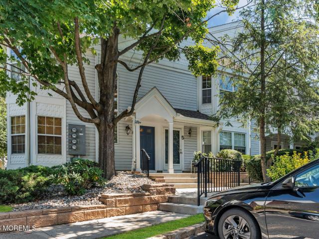 6 Tulip Lane