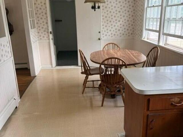 6 Tamarack Road