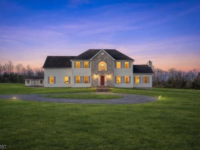 6 Tamzen Ter, Washington Township, NJ 07882