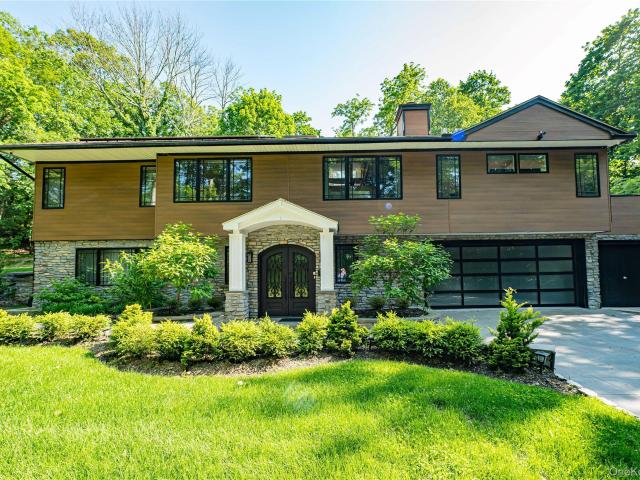 6 Tanyard Ln, Huntington, NY 11743 | MLS #978171 | Compass