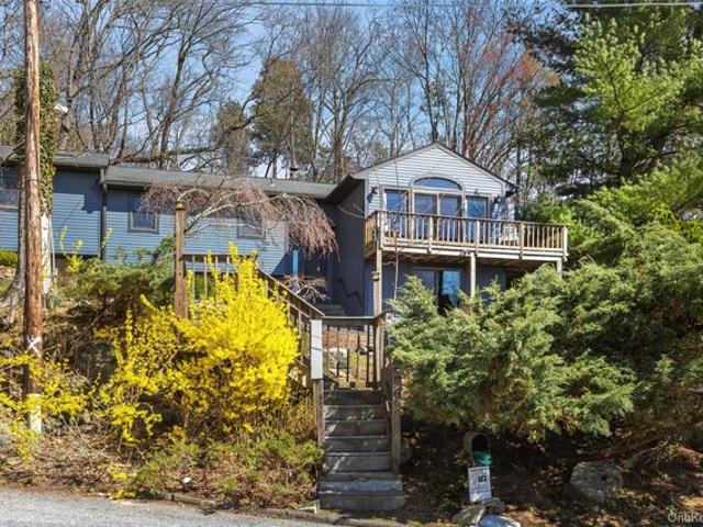 6 Tennis Court Rd, Mahopac, NY 10541