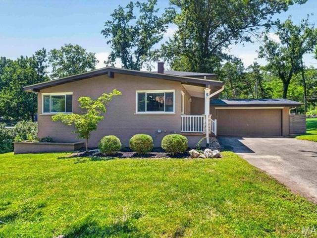 6 The Knolls Ln, Creve Coeur, MO 63141