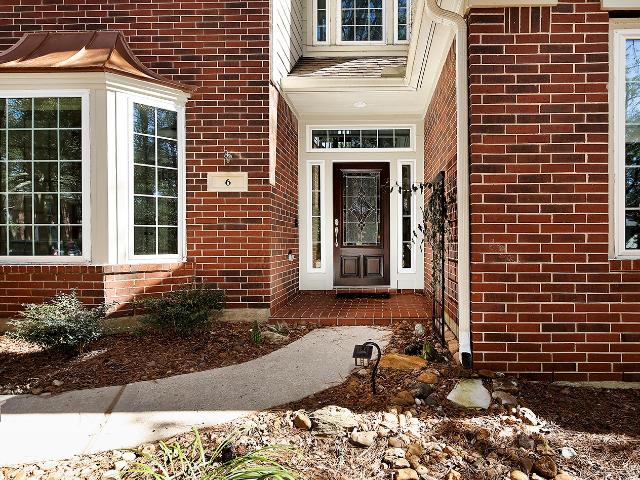 6 Thornbush Place