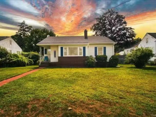 6 THORNDALE AVE, POUGHKEEPSIE, NY 12603 Single Family Residenc.