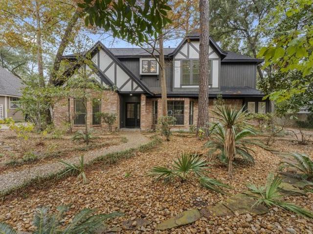 6 Thornhedge Ct, The Woodlands, TX 77381