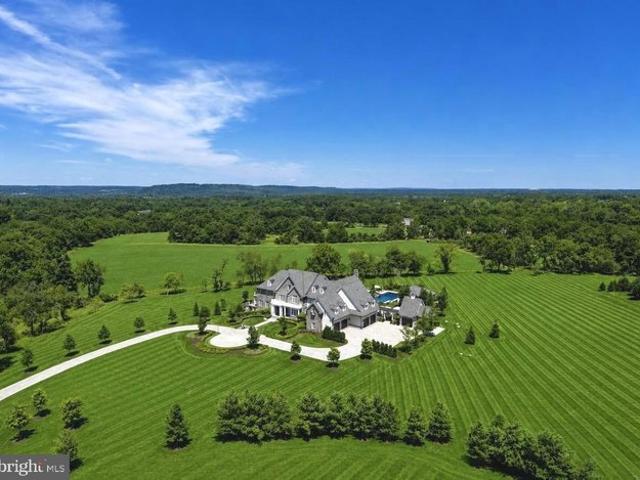 6 Tines Field Path, Newtown, PA 18940