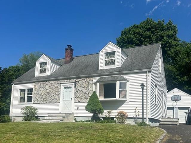 6 Topstone Dr, Danbury, CT 06810