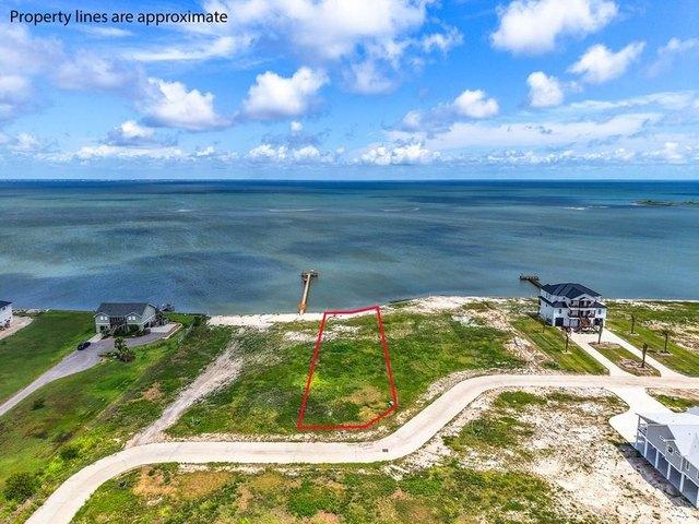 6 Tradewinds Cir, Rockport, TX 78382