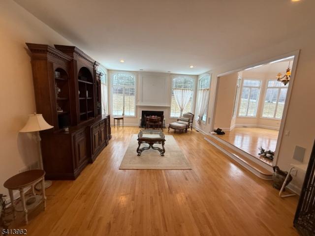 6 Trout Brook Ct