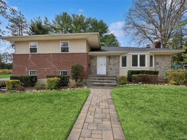 6 Viola Dr, Glen Cove, NY 11542 | MLS #976500