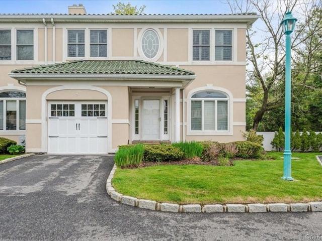 6 Villa Promenade, Bay Shore, NY 11706