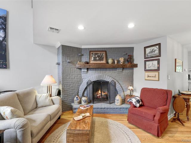 6 Village Cove