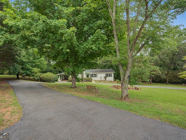6 Virginia Circle