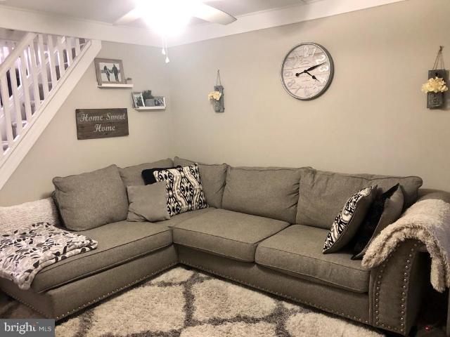 6 W 1St Avenue