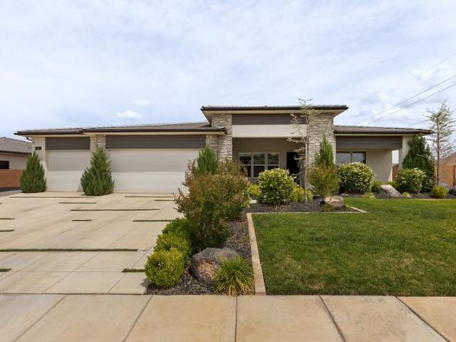6 W Elinor Ln, Washington, UT 84780