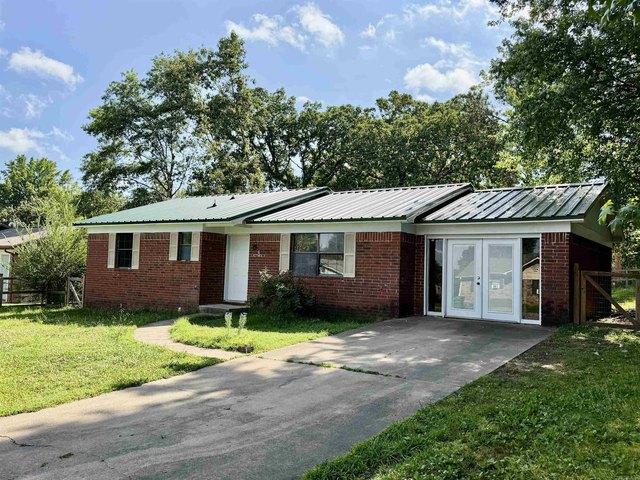 6 Wagner St, Clarksville, AR 72830