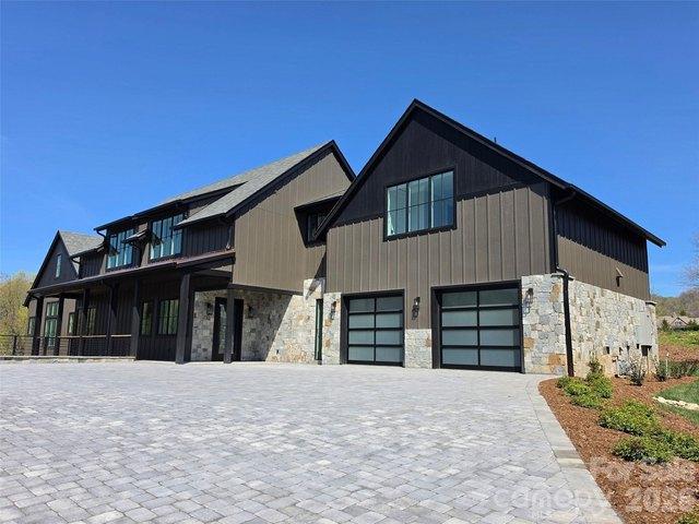 6 Walnut Valley Pkwy, Arden, NC 28704