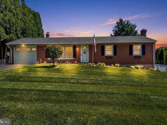 6 Washington Rd, New Freedom, PA 17349