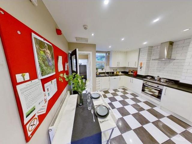6 Wellington Square, Lenton. 7 bed house to rent £4,095 pcm £945 pw