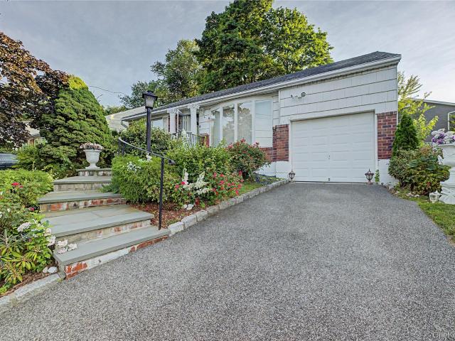 6 Westwind Road
