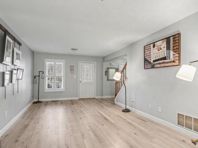 6 Westwood Court
