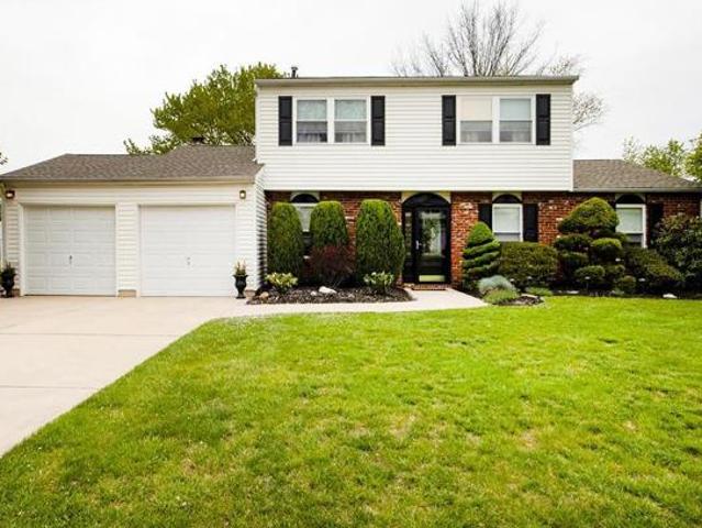 6 Westwood Dr, Sewell, NJ 08080