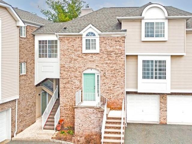 6 Whispering Way W, Berkeley Heights Twp, NJ 07922