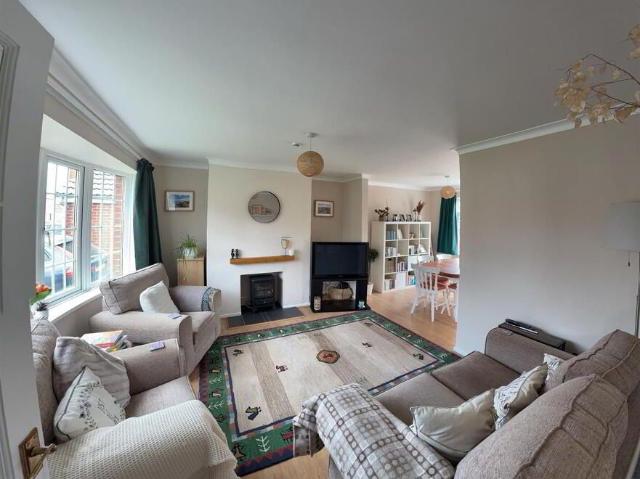 6 Winchester Drive, Carryduff, Belfast, BT8 8QD