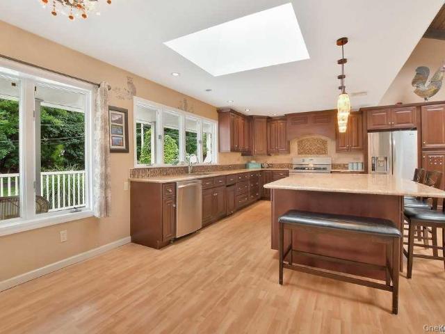 6 Winfield Drive