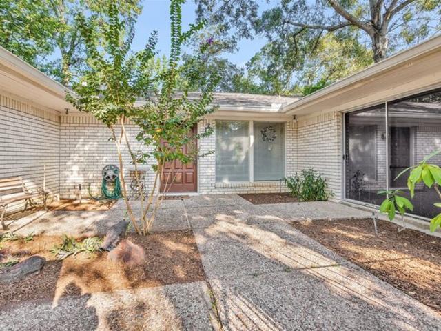 6 Winged Foot Dr, Conroe, TX 77304