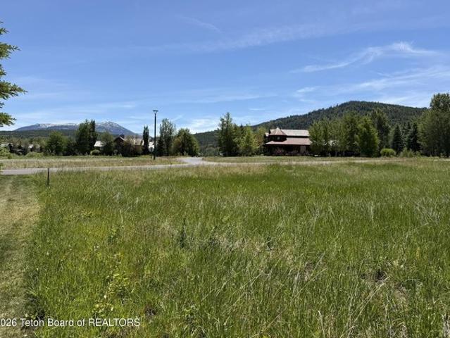 6 Winger Cir, Victor, ID 83455
