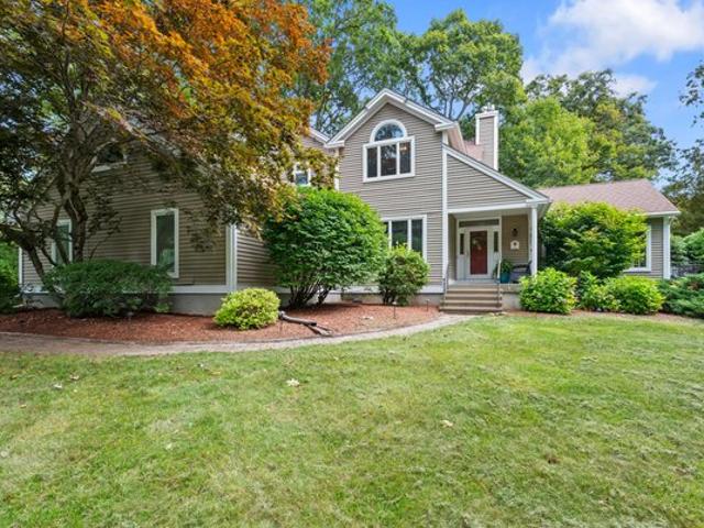6 Winthrop Dr, Hebron, CT 06248