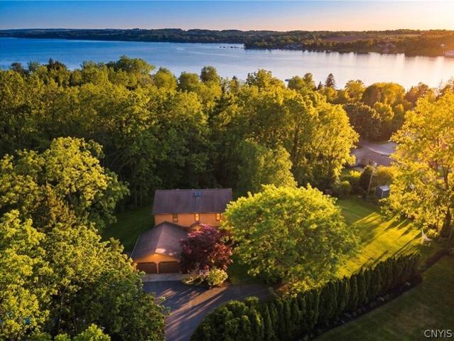 6 Woodmere Ter, Skaneateles, NY 13152