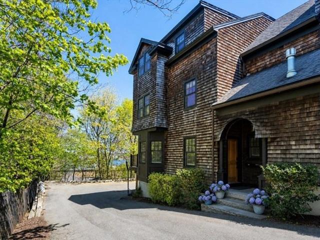 6 Woods Pl, Boston, MA 02129