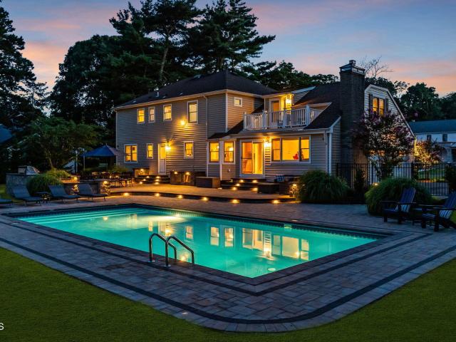 6 Woods Road