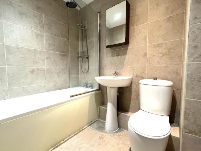 6 10 Whippendell Road, Watford
