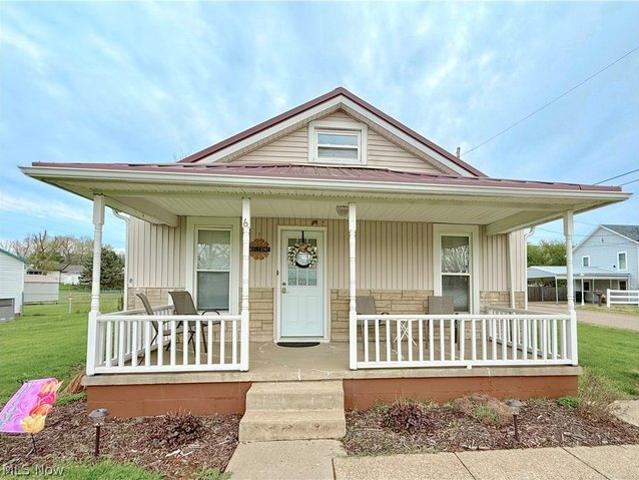 6 7th St, Belpre, OH 45714