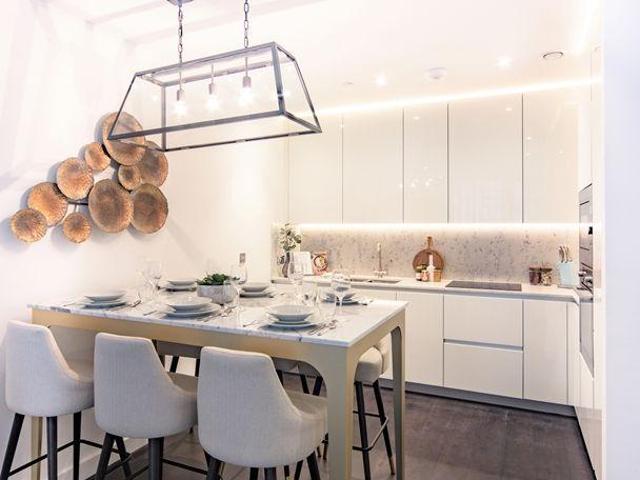 6 8 Charles Clowes Walk, London SW11 2 bed apartment to rent £4,788 pcm £1,105 pw