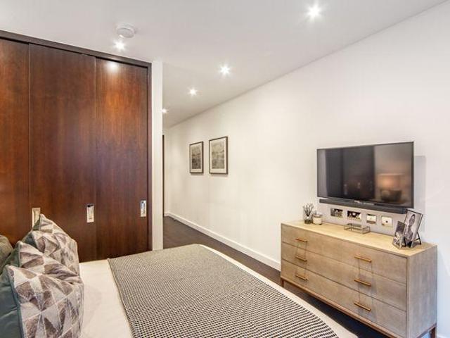 6 8 Charles Clowes Walk, London SW11 2 bed apartment to rent £4,853 pcm £1,120 pw